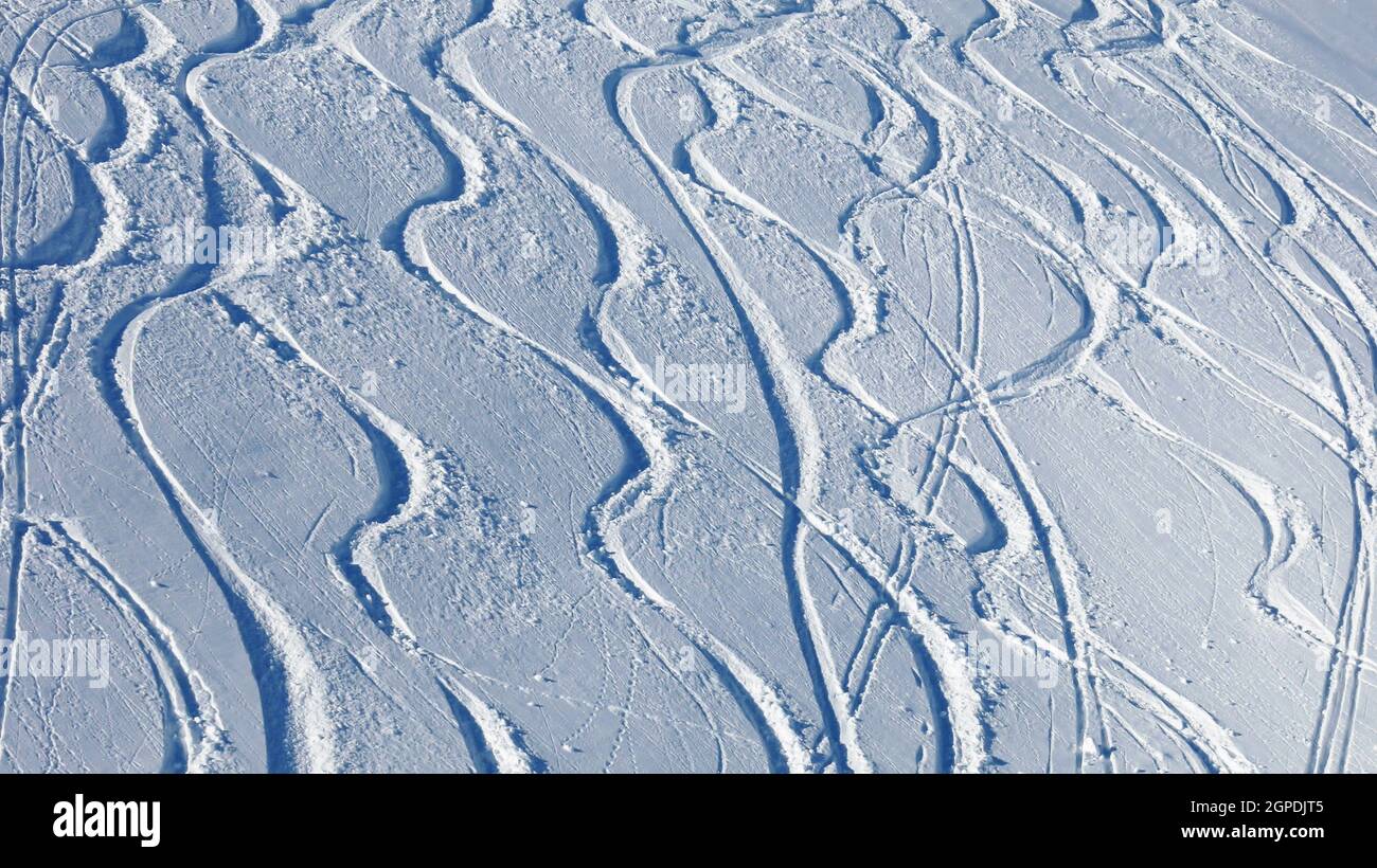 Tracks in the snow Stock Photo - Alamy