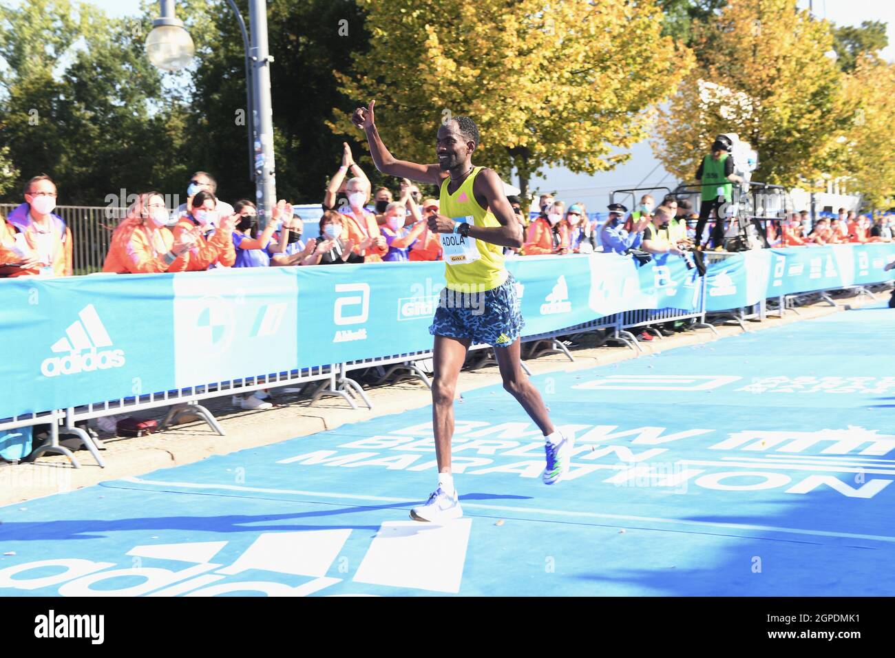 Winner mens race hi-res stock photography and images - Alamy