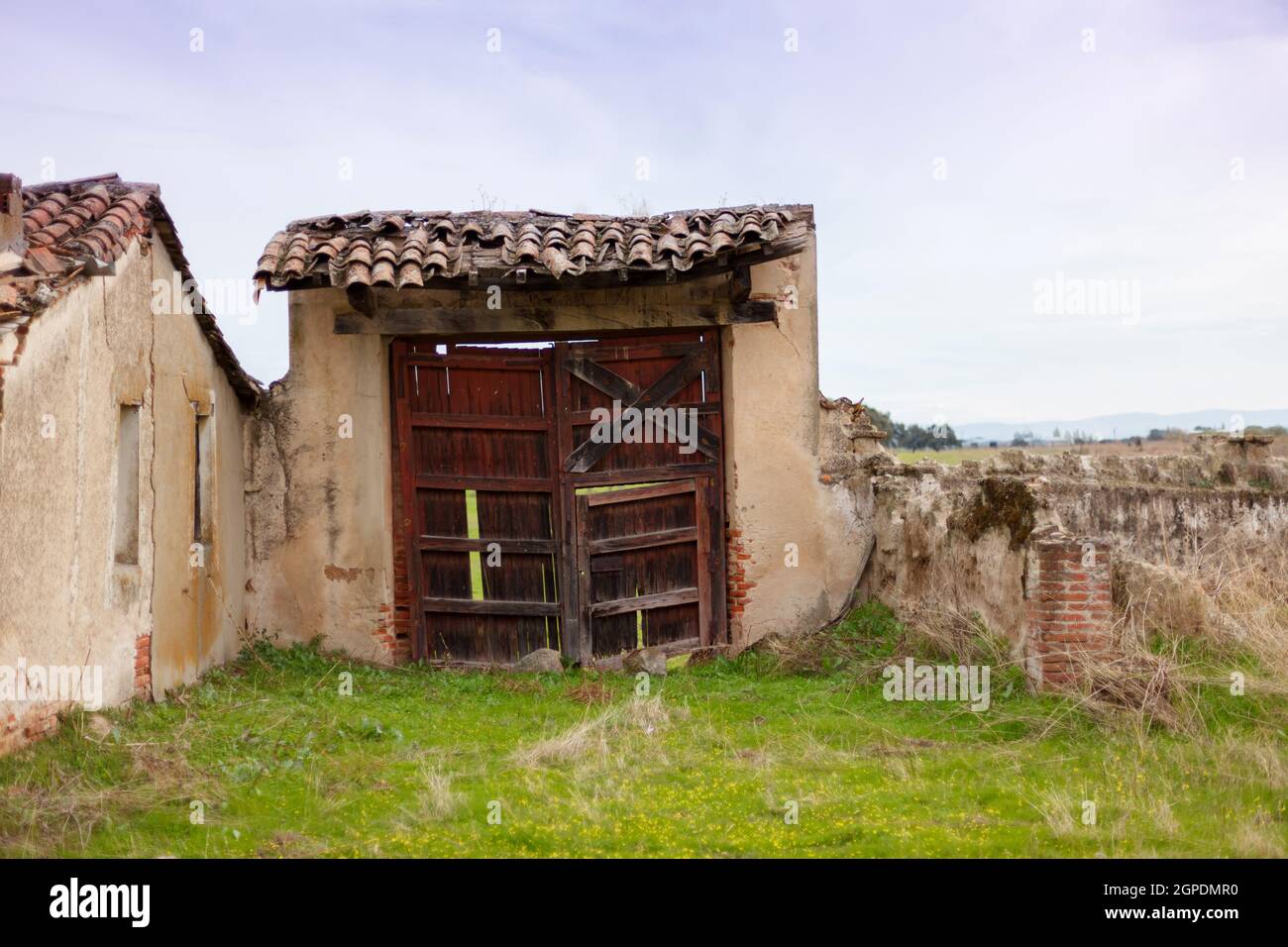 Old deteriorated roof hi-res stock photography and images - Alamy