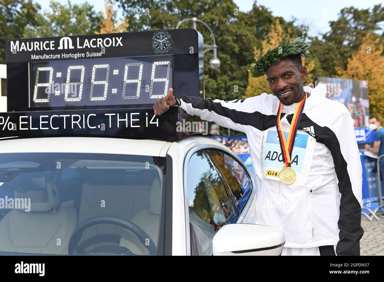 Medal after running race hi-res stock photography and images - Alamy