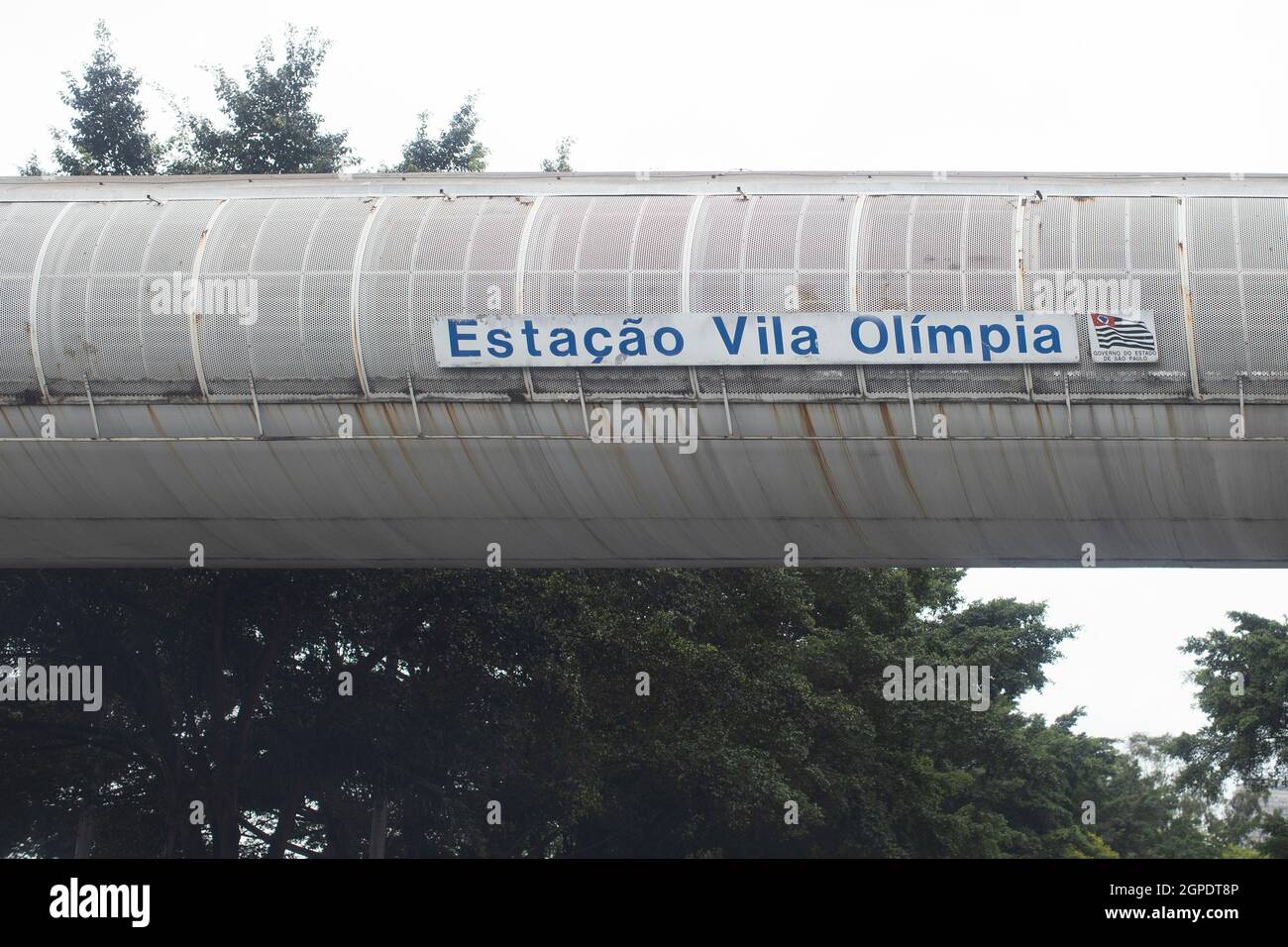Metro station link footbridge hi-res stock photography and images - Alamy