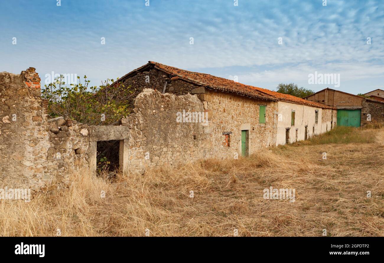 Ruined houses in the middle of the field Stock Photo - Alamy