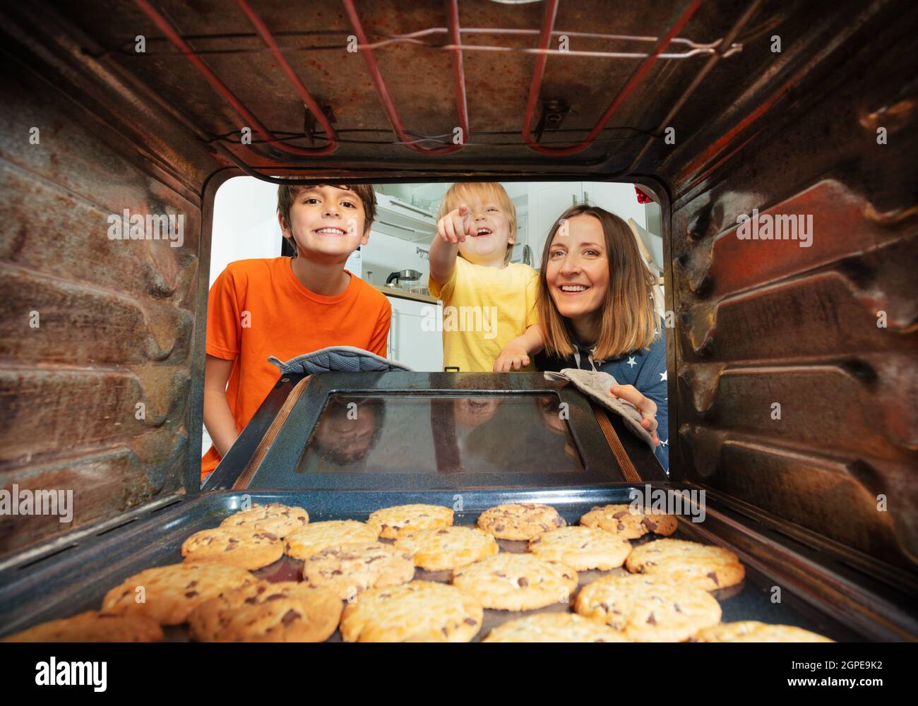 Cooking cookies boy hi-res stock photography and images - Alamy