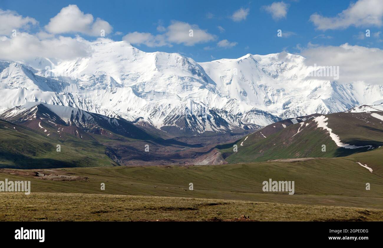 Roof of the world hi-res stock photography and images - Alamy