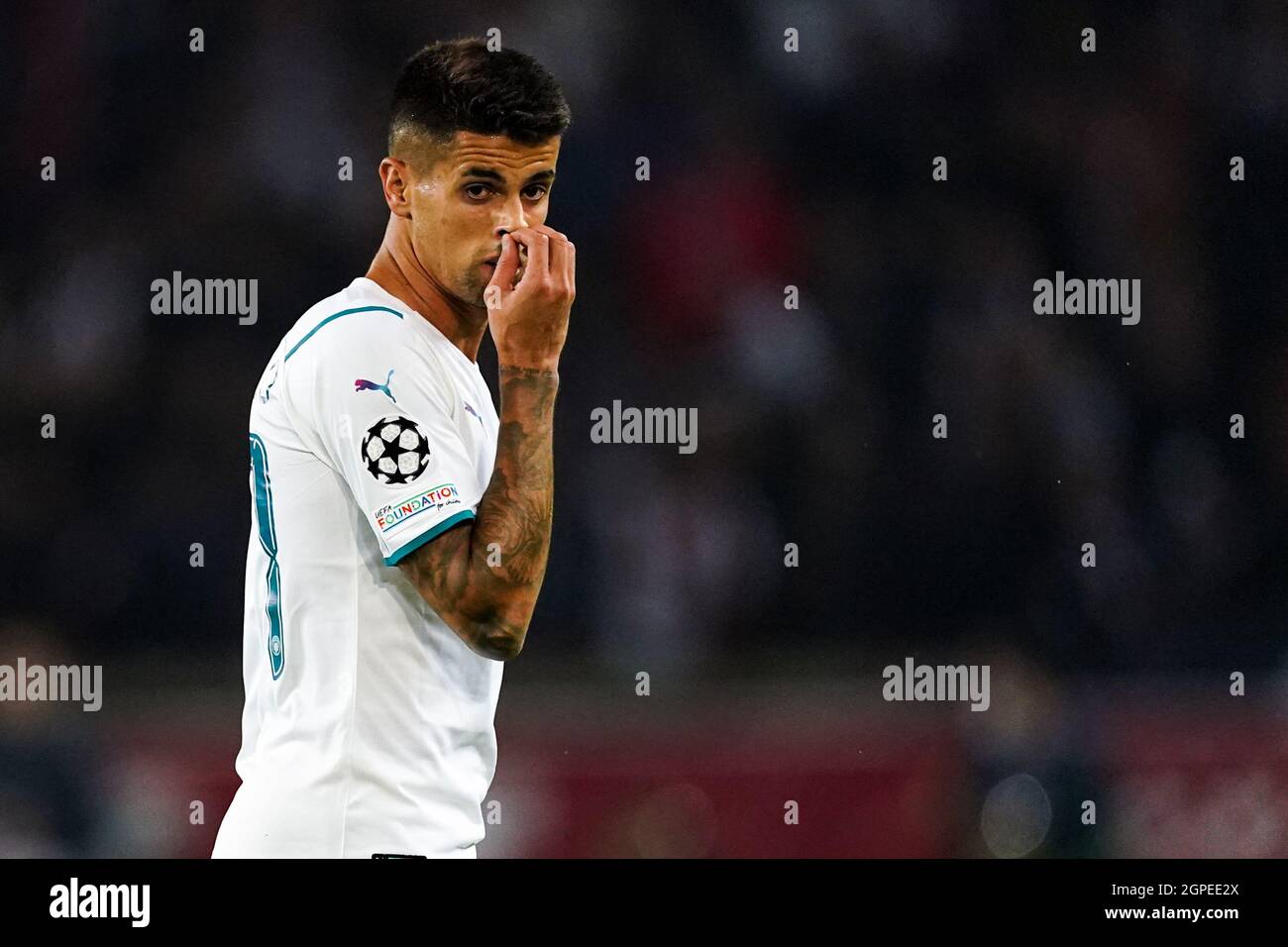 Joao cancelo champions league paris saint germain hi-res stock ...