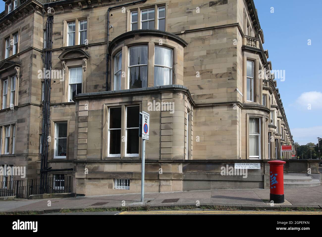 Edinburgh streets.Curved window at Learmont avenue Stock Photo - Alamy