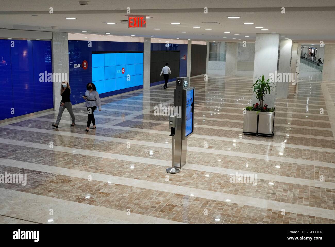 Toronto underground mall hi-res stock photography and images - Alamy