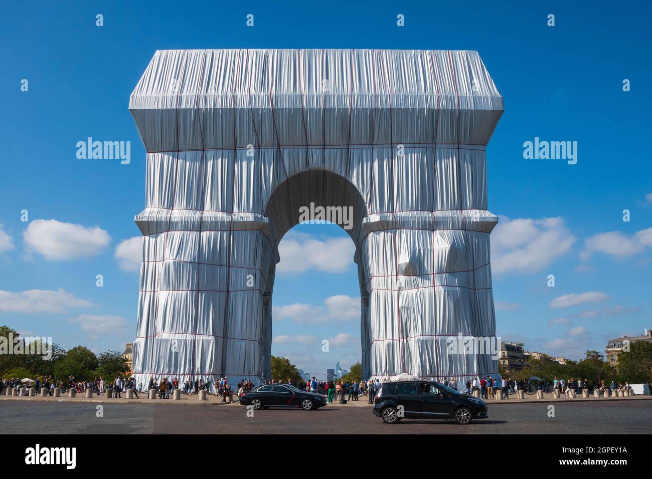 Christo and jeanne claude building hi-res stock photography and images ...