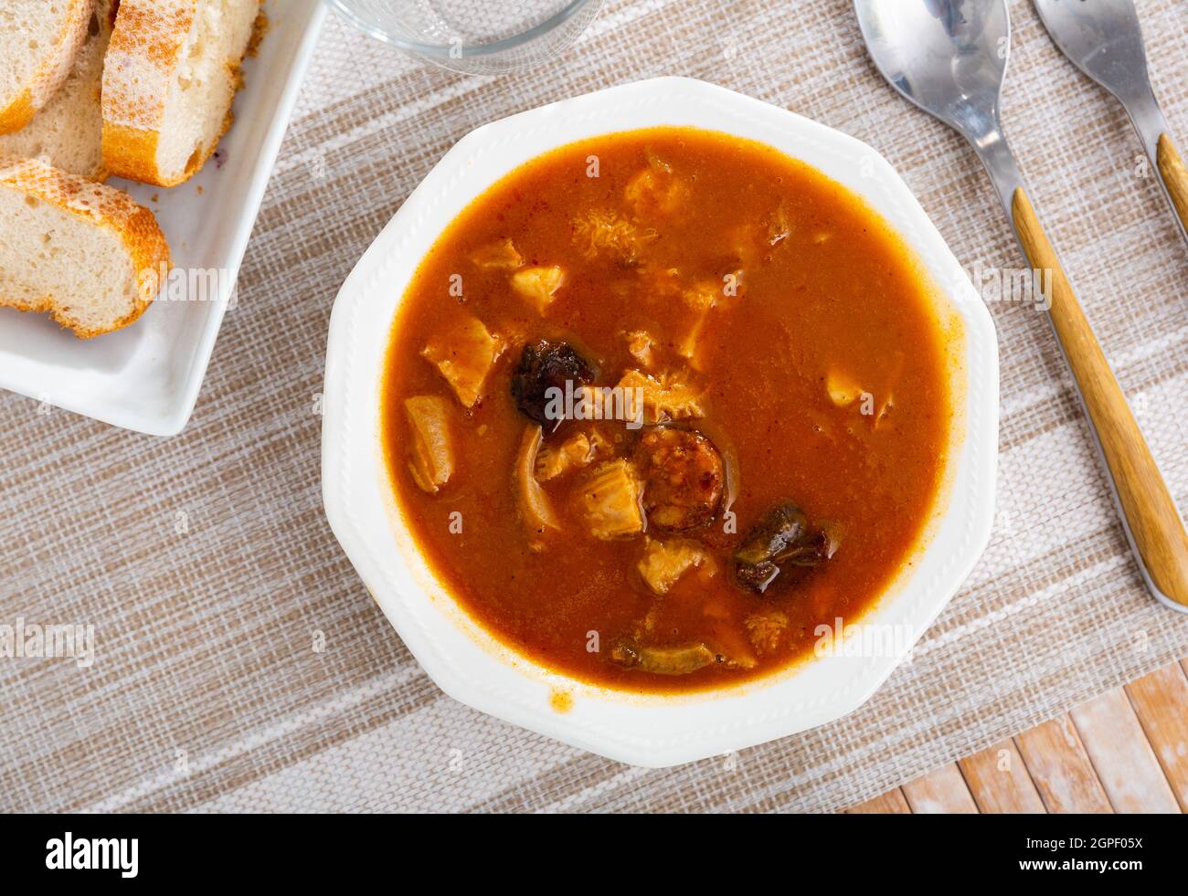 Spanish stewed tripe dish Callos a la Madrilena Stock Photo - Alamy