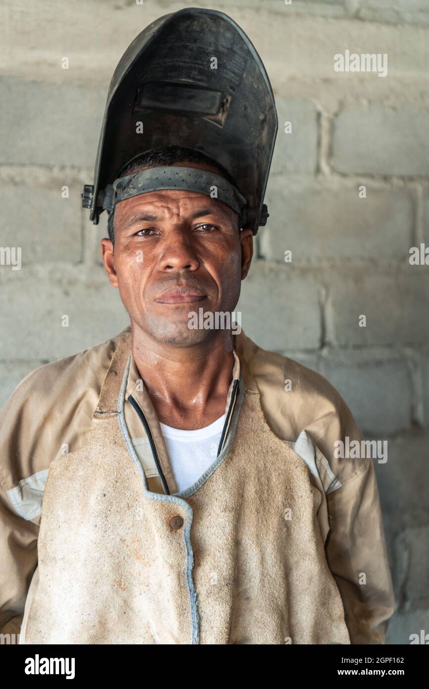 Portrait of welder welding welder hi-res stock photography and images ...