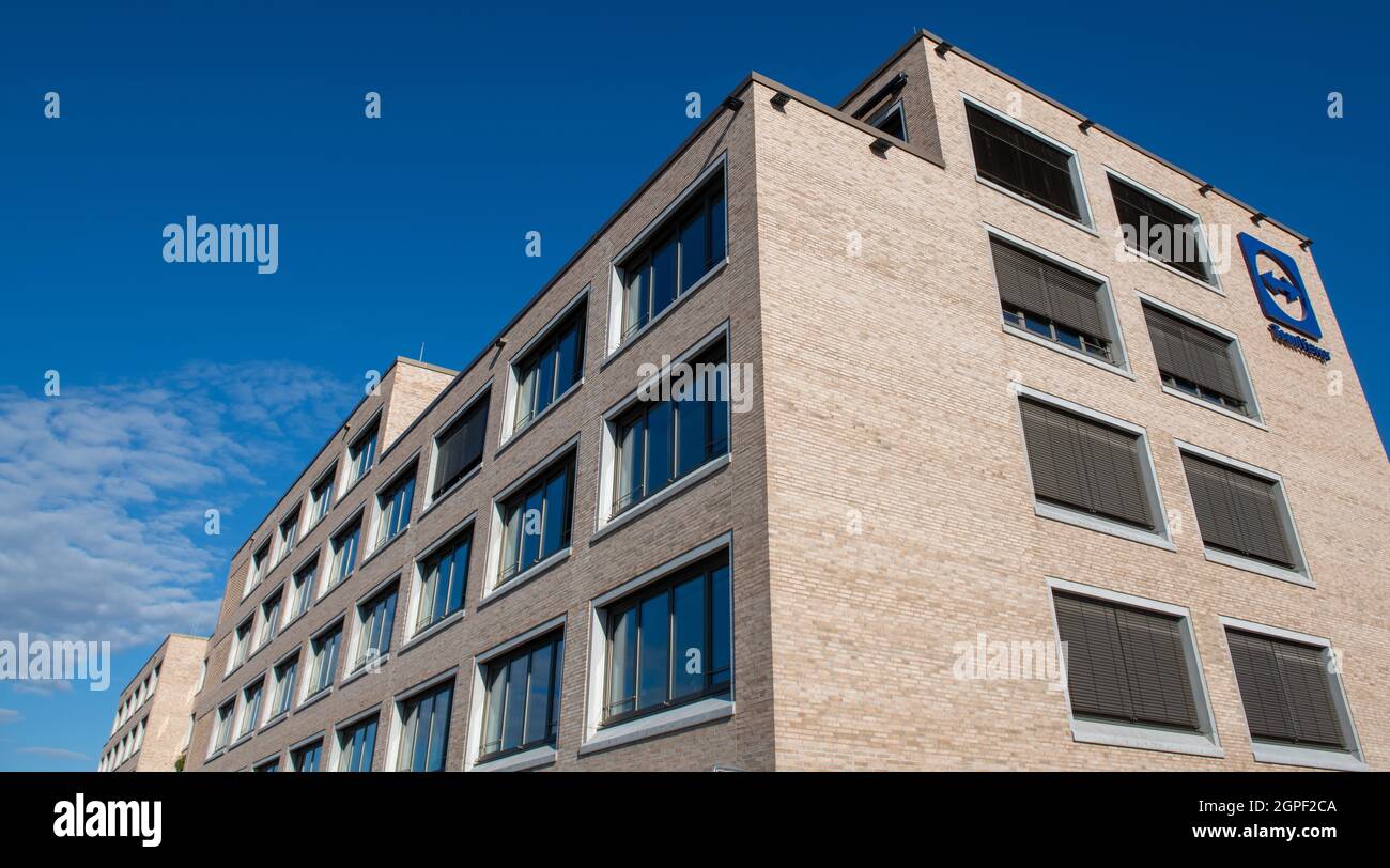 29 September 2021, Baden-Wuerttemberg, Göppingen: The Teamviewer logo ...