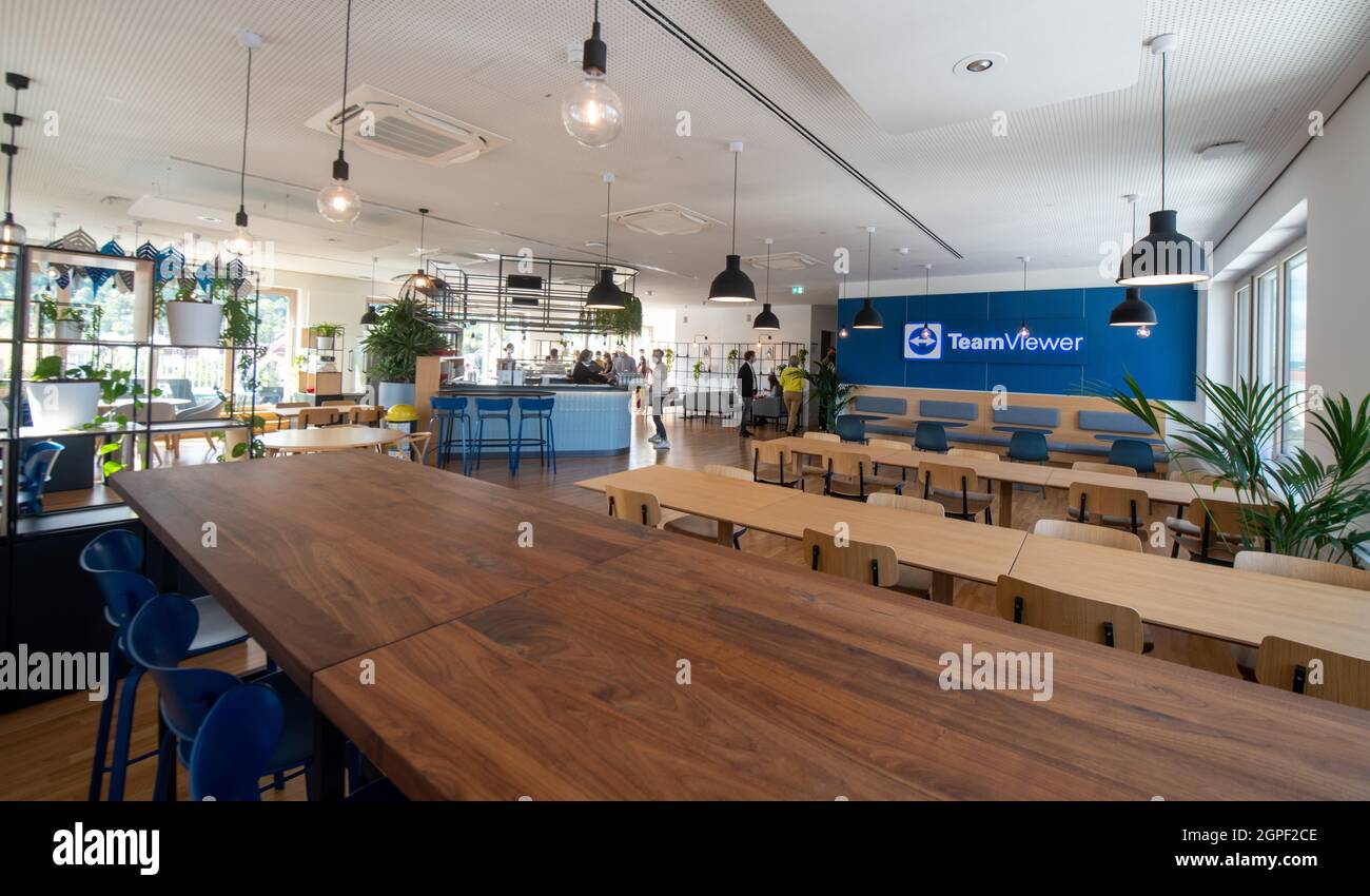 29 September 2021, Baden-Wuerttemberg, Göppingen: On the wall of the ...