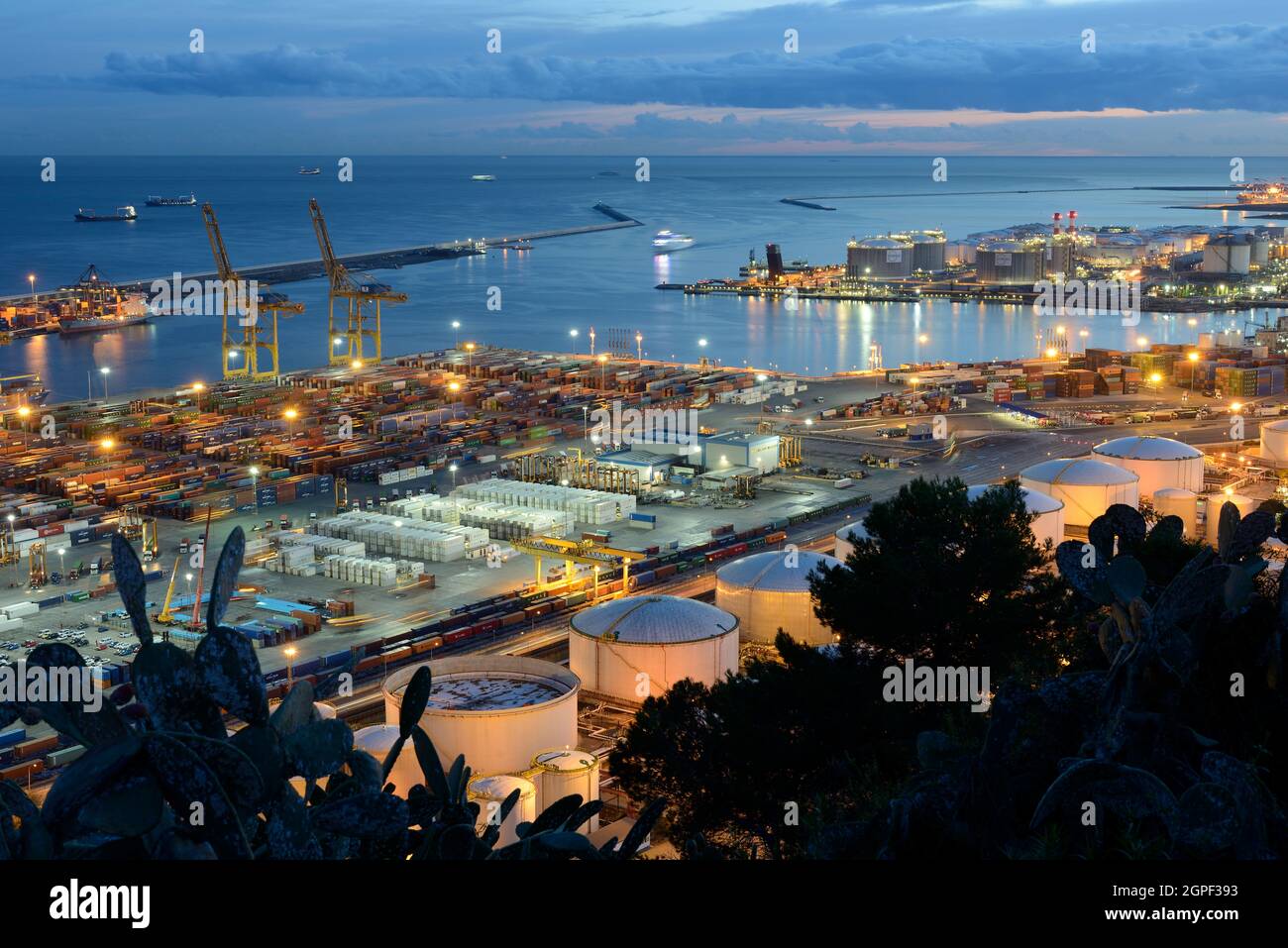 Panorama of port vell in sunset barcelona hi-res stock photography and ...