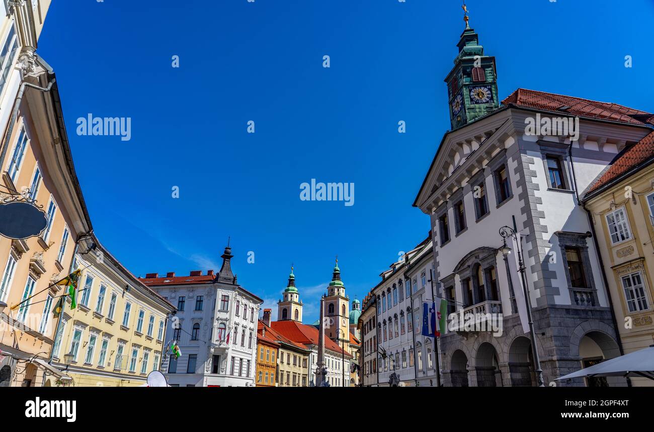Town center buildings hi-res stock photography and images - Alamy