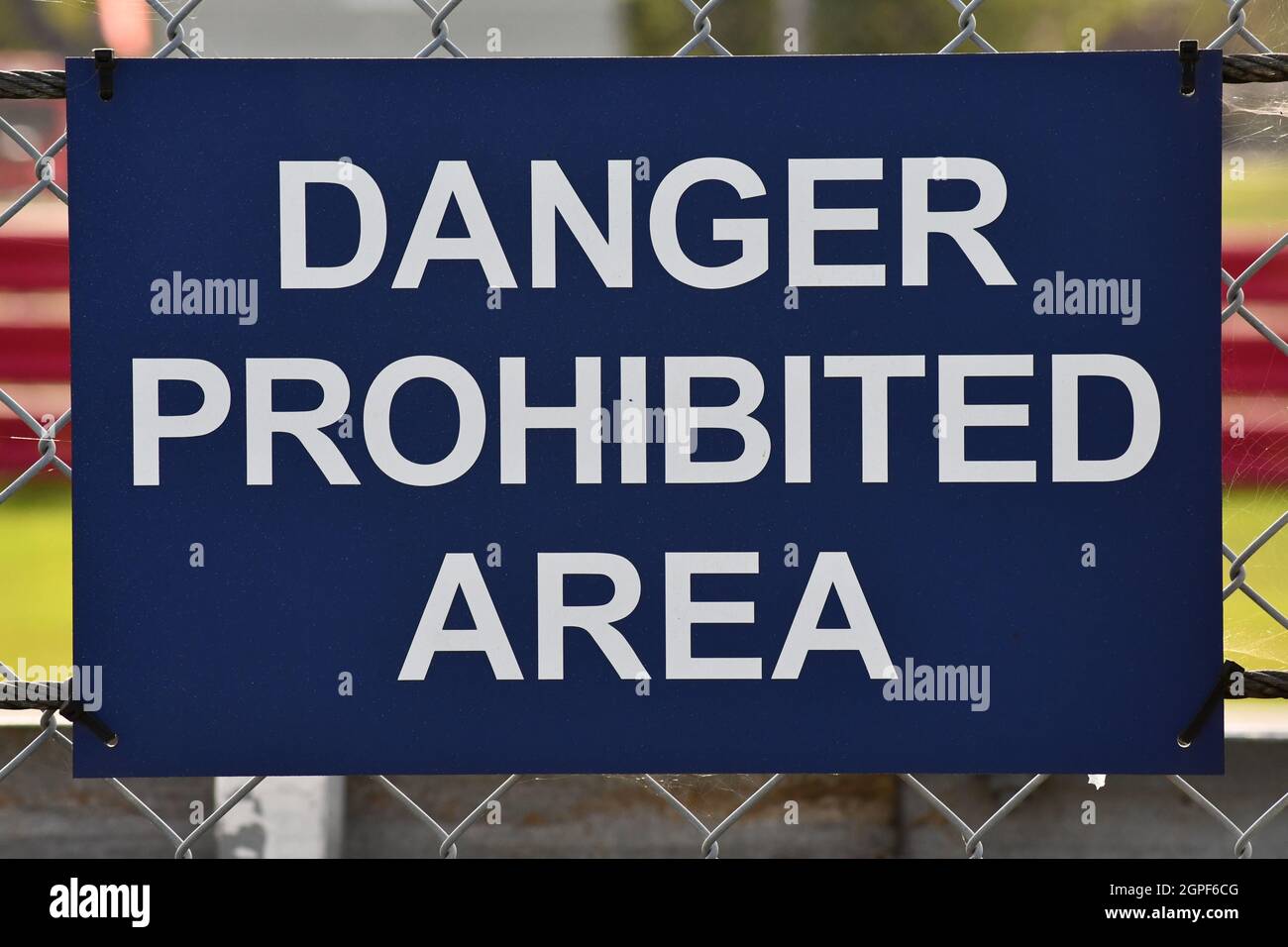 Airport security zone hi-res stock photography and images - Alamy