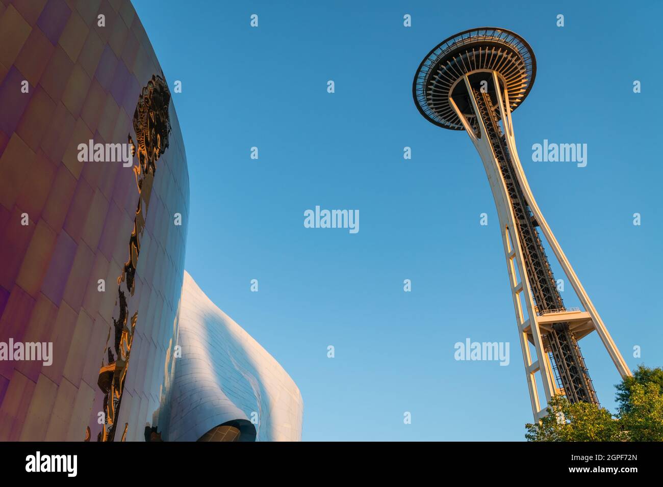 Space needle building hi-res stock photography and images - Alamy