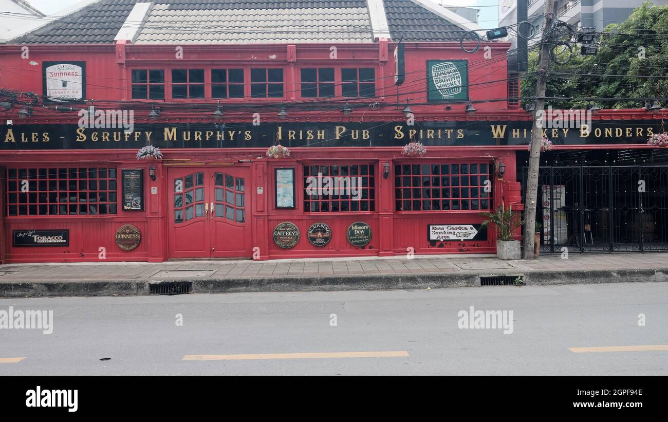 Scruffy murphys irish pub bangkok hi-res stock photography and images ...
