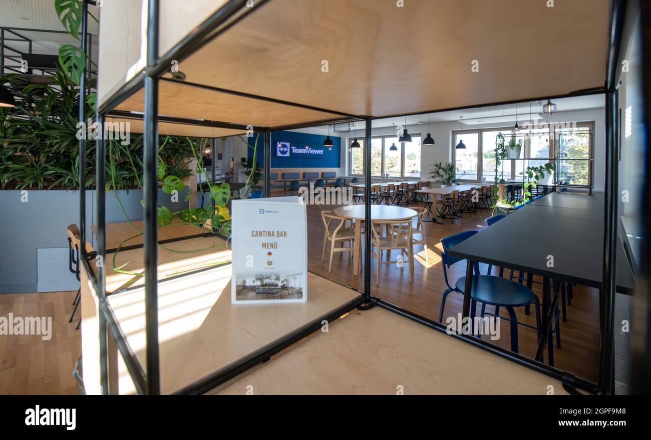 29 September 2021, Baden-Wuerttemberg, Göppingen: On the wall of the ...