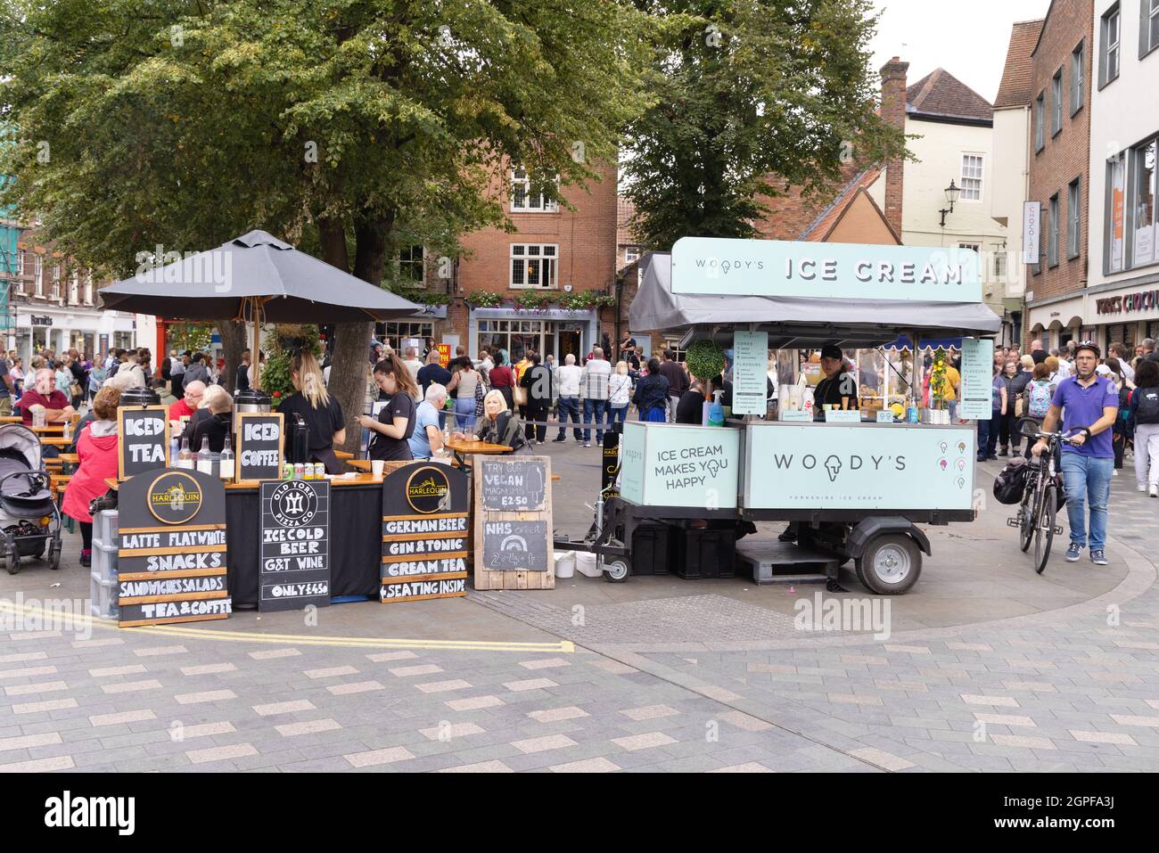 Kings square hi-res stock photography and images - Alamy