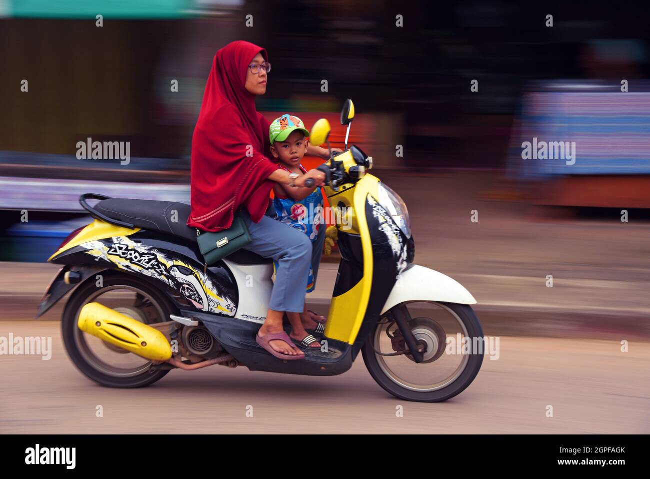 THAILAND, ISLAND OF KHO YOA NOI, ANDAMAN SEA AT EAST OF PHUKET, MUSLIM ...