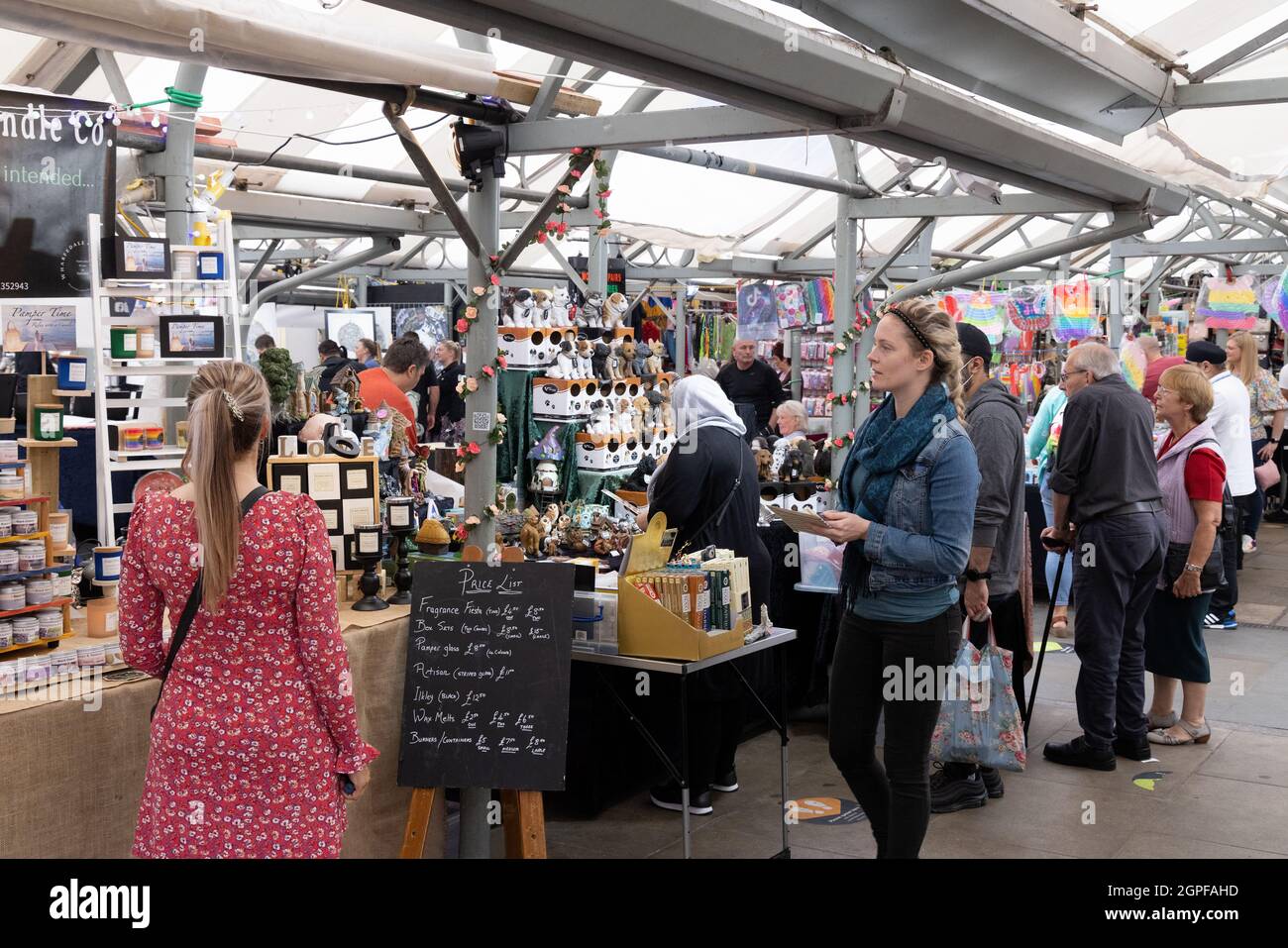 Little Shambles Market York UK, busy with shoppers and stalls, York ...