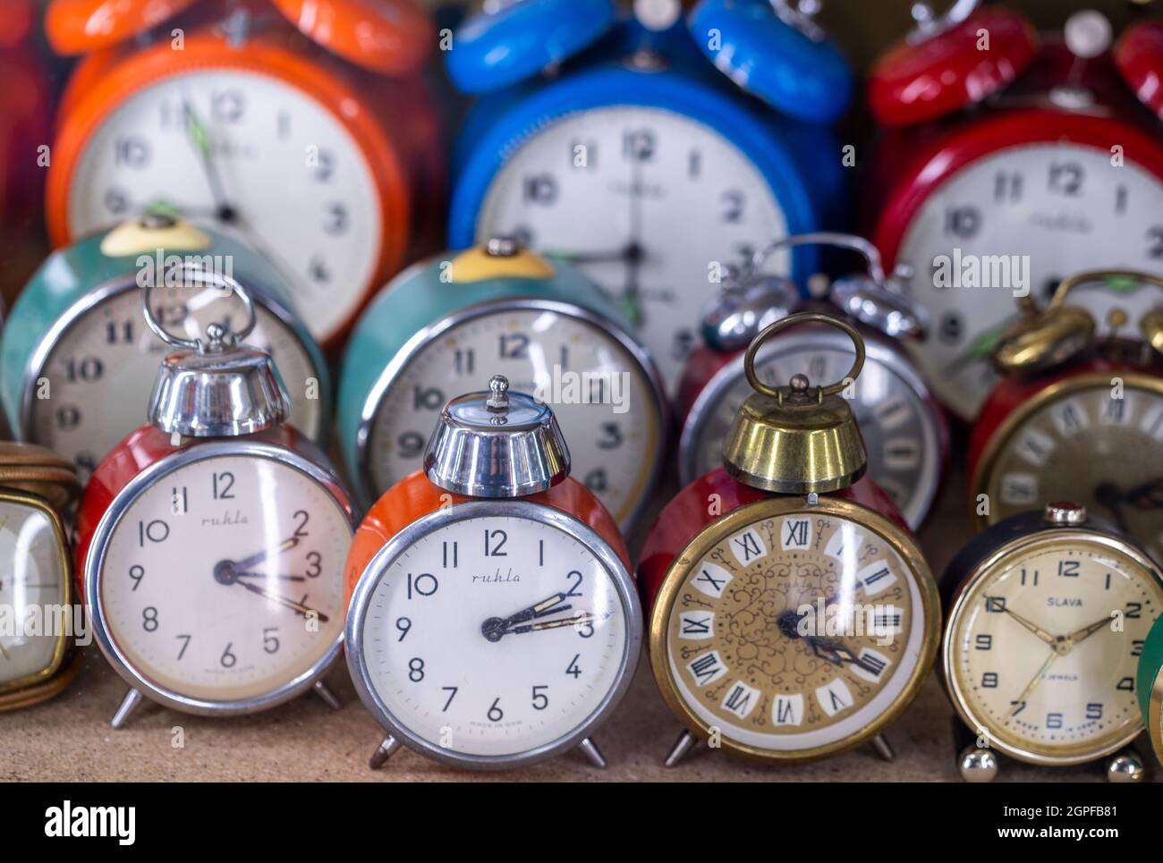 Dabel, Germany. 29th Sep, 2021. Various alarm clocks from the Ruhla ...