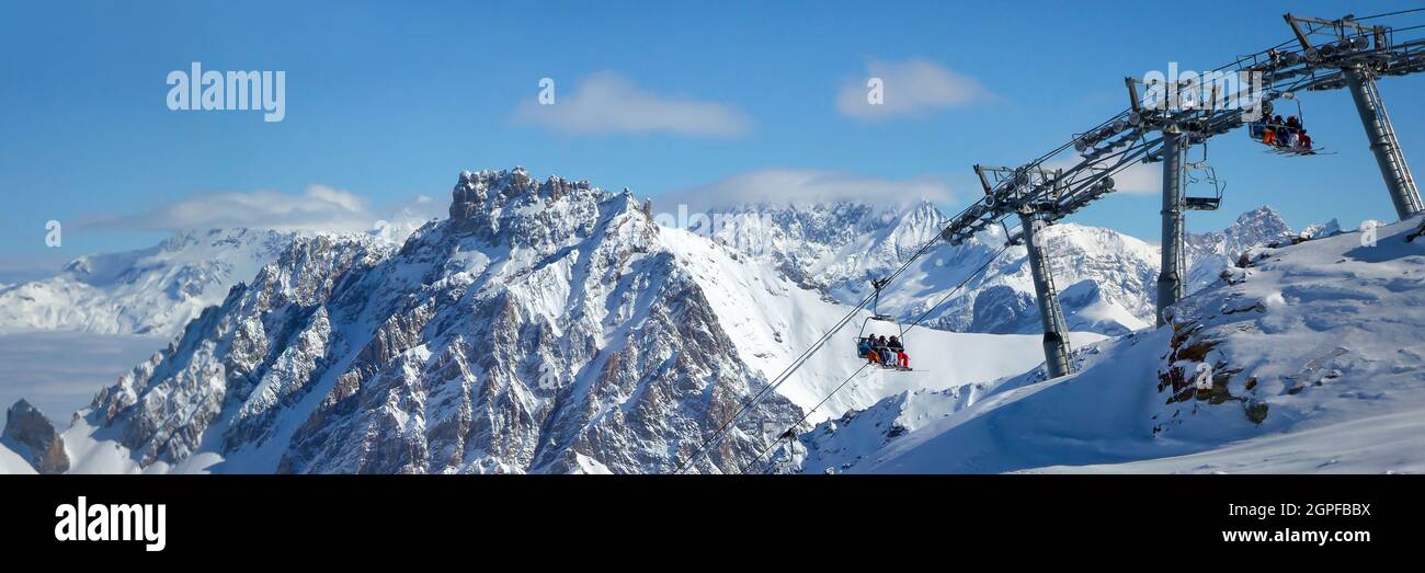 Panoramic snow mountain hi-res stock photography and images - Alamy