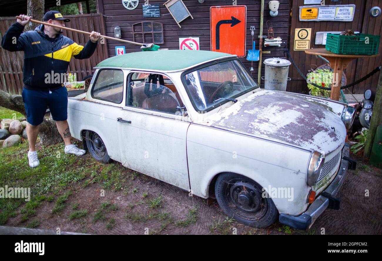 Dabel, Germany. 29th Sep, 2021. Collector and museum operator Marcus ...