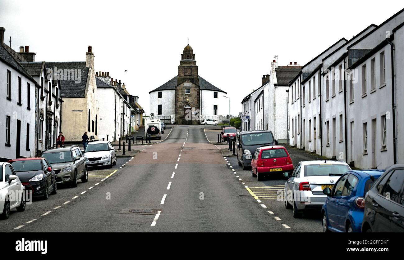 Bowmore Kilarrow round church street view Stock Photo - Alamy