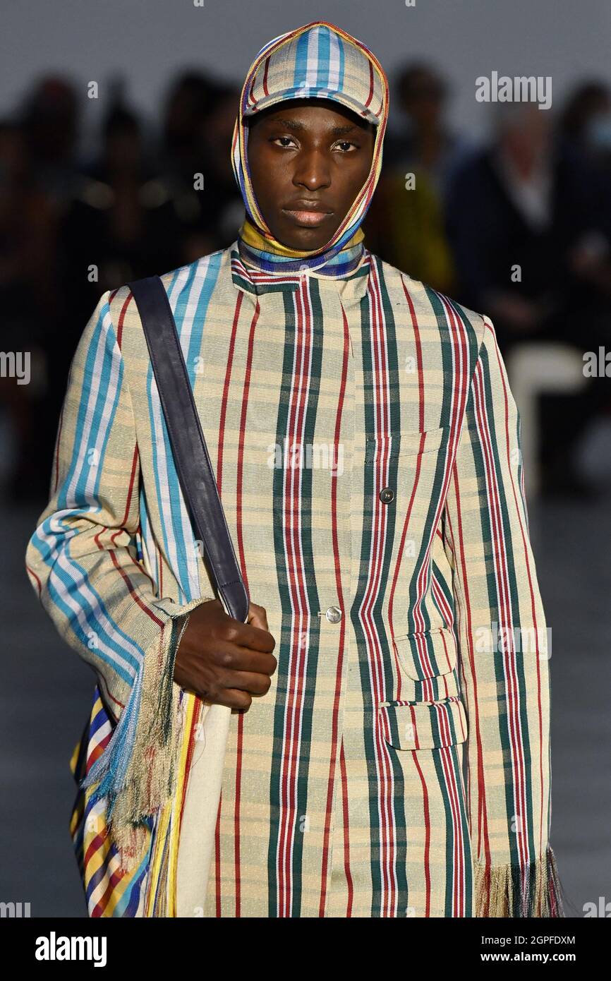 Kenneth ize fashion hi-res stock photography and images - Alamy