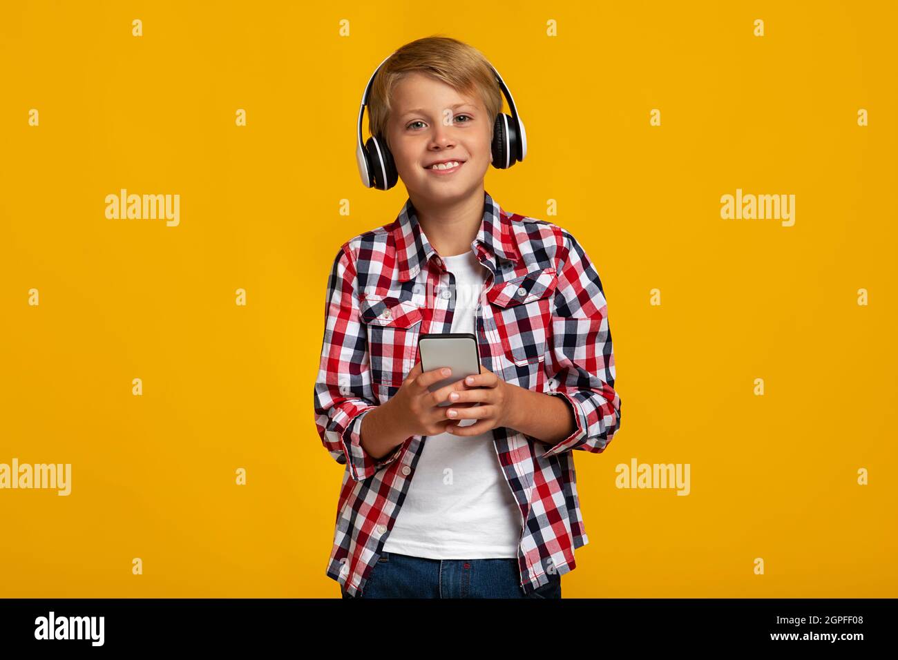 Teenage boy school play hi-res stock photography and images - Alamy