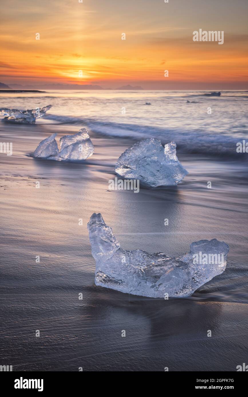 Jokulsarlon diamond beach waves over ice hi-res stock photography and ...