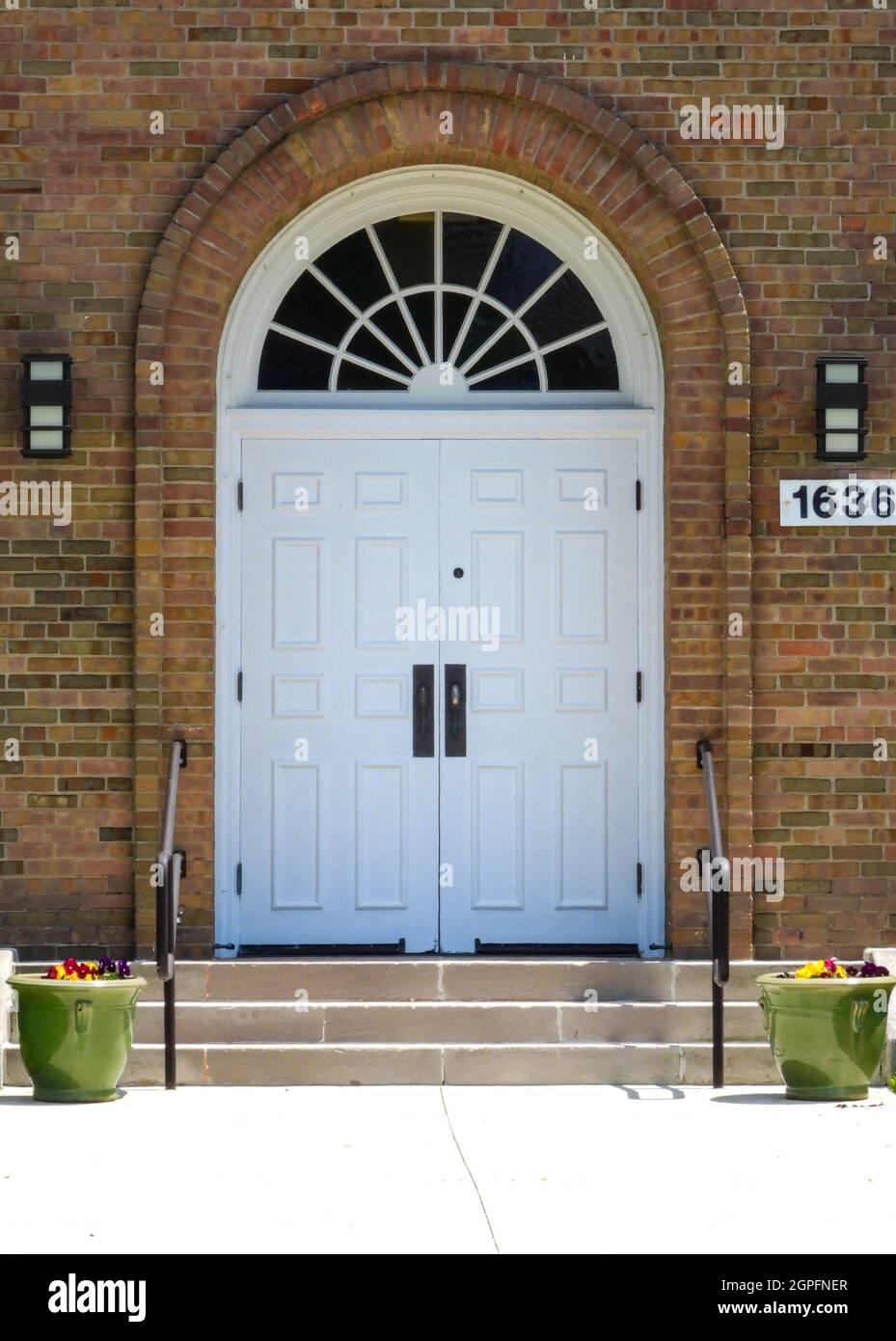 Steps up to church door hi-res stock photography and images - Alamy