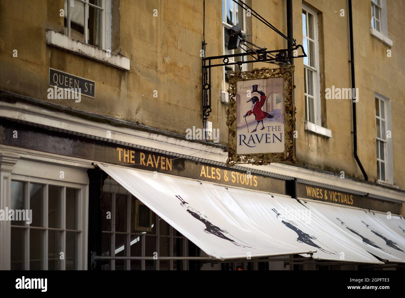 Old raven street hi-res stock photography and images - Alamy