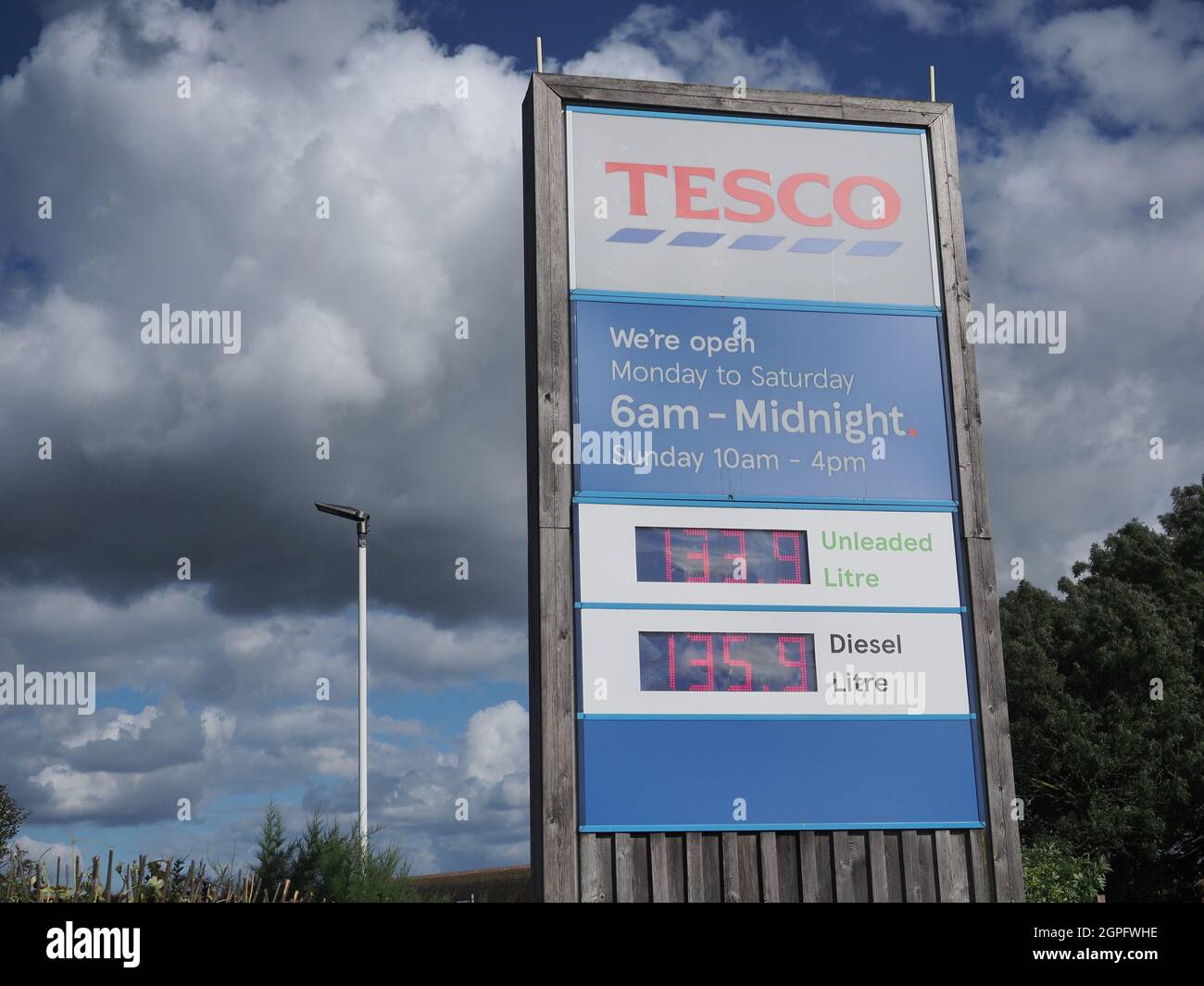 Tesco petrol station closed hi-res stock photography and images - Alamy