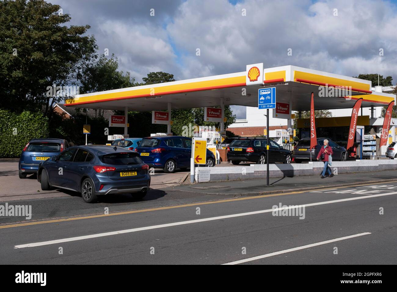 As the fuel crisis in the UK continues, this Shell petrol station is ...