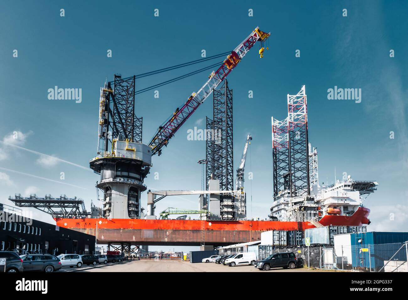 Service rig hi-res stock photography and images - Alamy