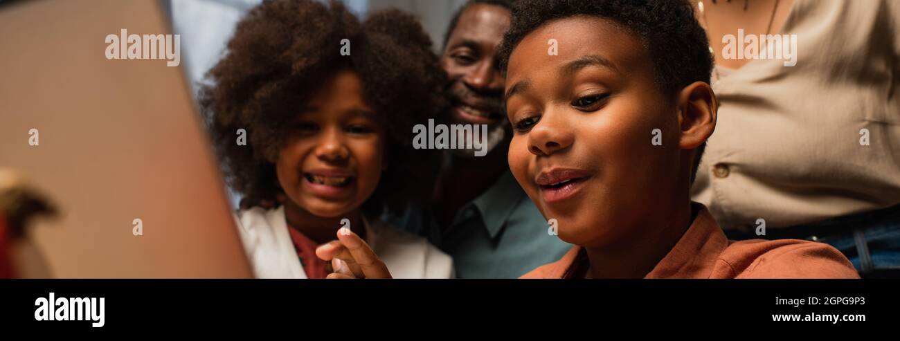 Thanksgiving day video hi-res stock photography and images - Alamy