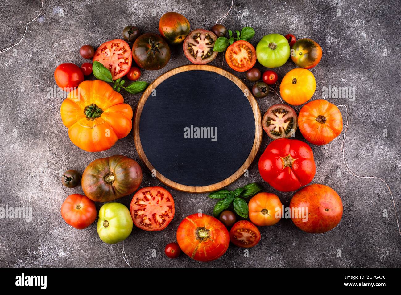 Different size tomatoes hi-res stock photography and images - Alamy