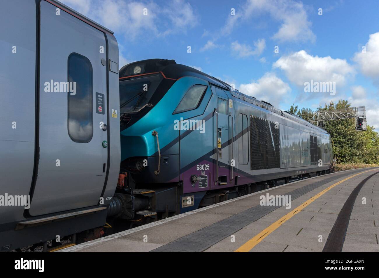 Class 68 diesel locomotive hi-res stock photography and images - Alamy