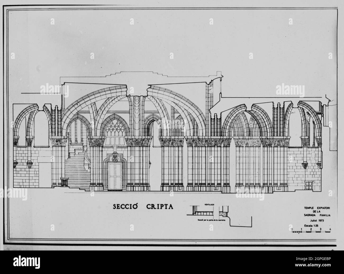 Sagrada Familia (Crypt): section plan with indications of its ...