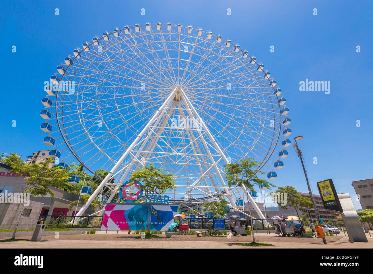 Rio de Janeiro, Brazil - January 18, 2021: Rio Star ferris wheel in ...