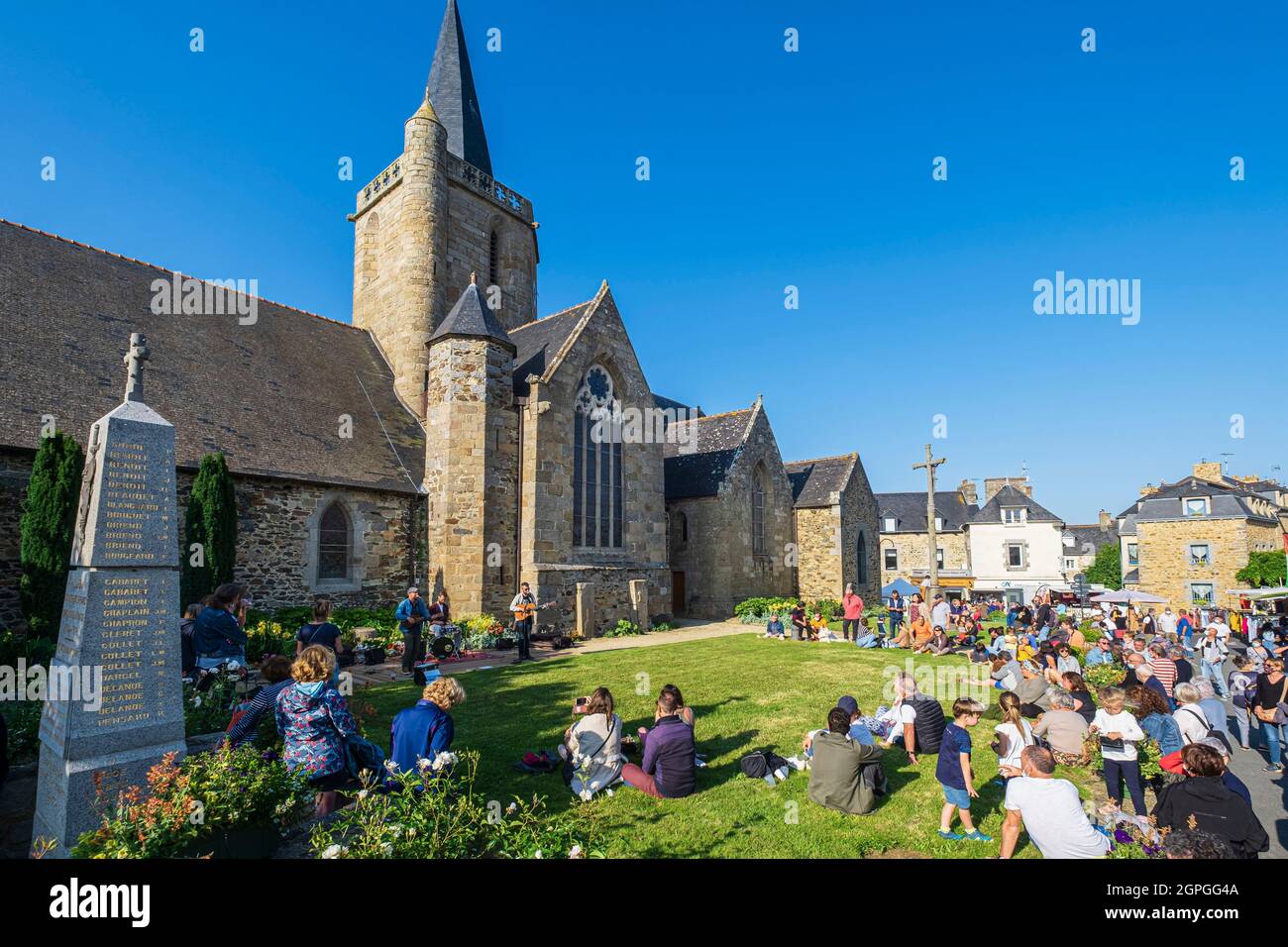 France, Cotes d'Armor, Hillion along the GR 34 hiking trail or customs ...