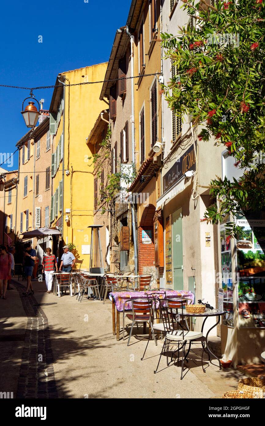 France, Var, Bormes-les-Mimosas, the old medieval village, rue Carnot ...