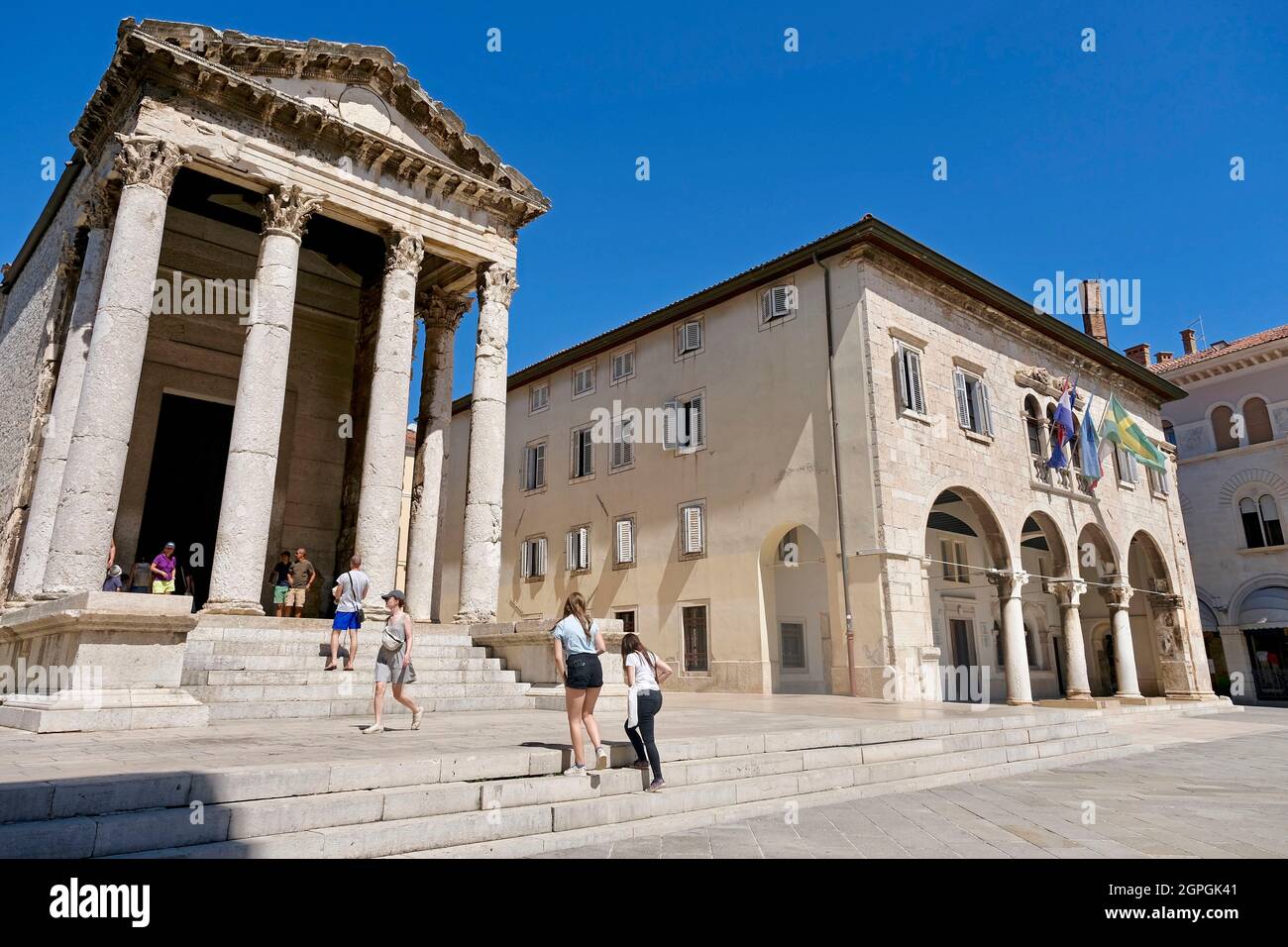 Tetrastyle hi-res stock photography and images - Alamy