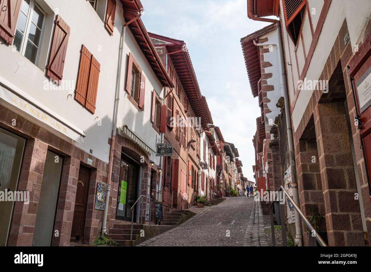 Traditional house roof architecture hi-res stock photography and images ...