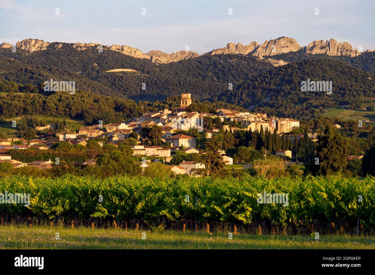 France, Vaucluse, Dentelles de Montmirail, Sablet, village and vineyard ...
