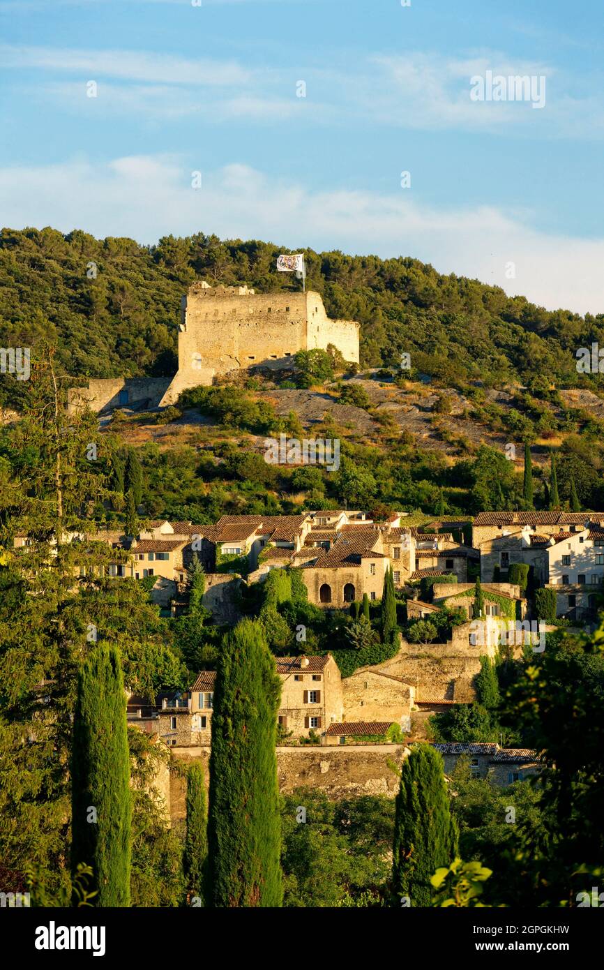 France, Vaucluse, overlooking on the medieval town of Vaison la Romaine ...