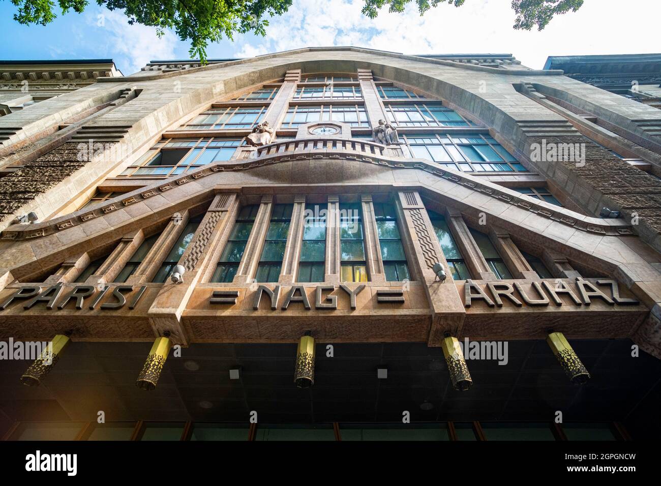 Parisi nagy aruhaz hi-res stock photography and images - Alamy