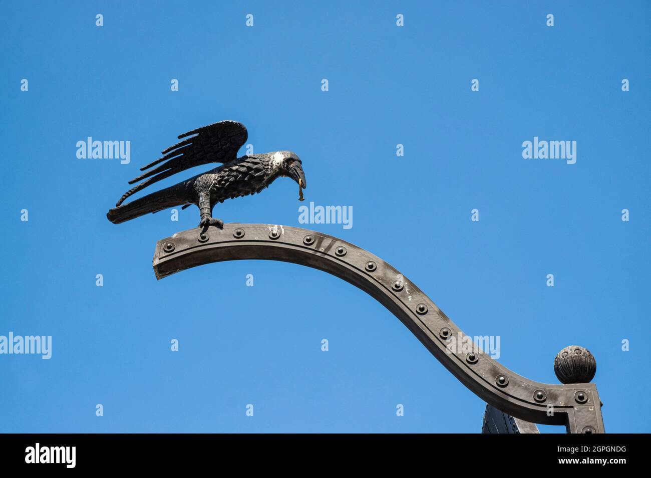 Wrought iron sculpture hi-res stock photography and images - Alamy